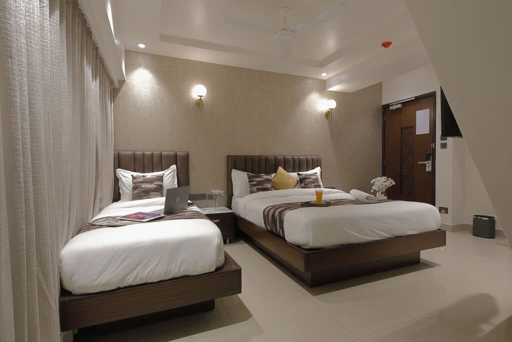 Platinum Room :: Hotels near seven bungalows Andheri West, Hotels near ...